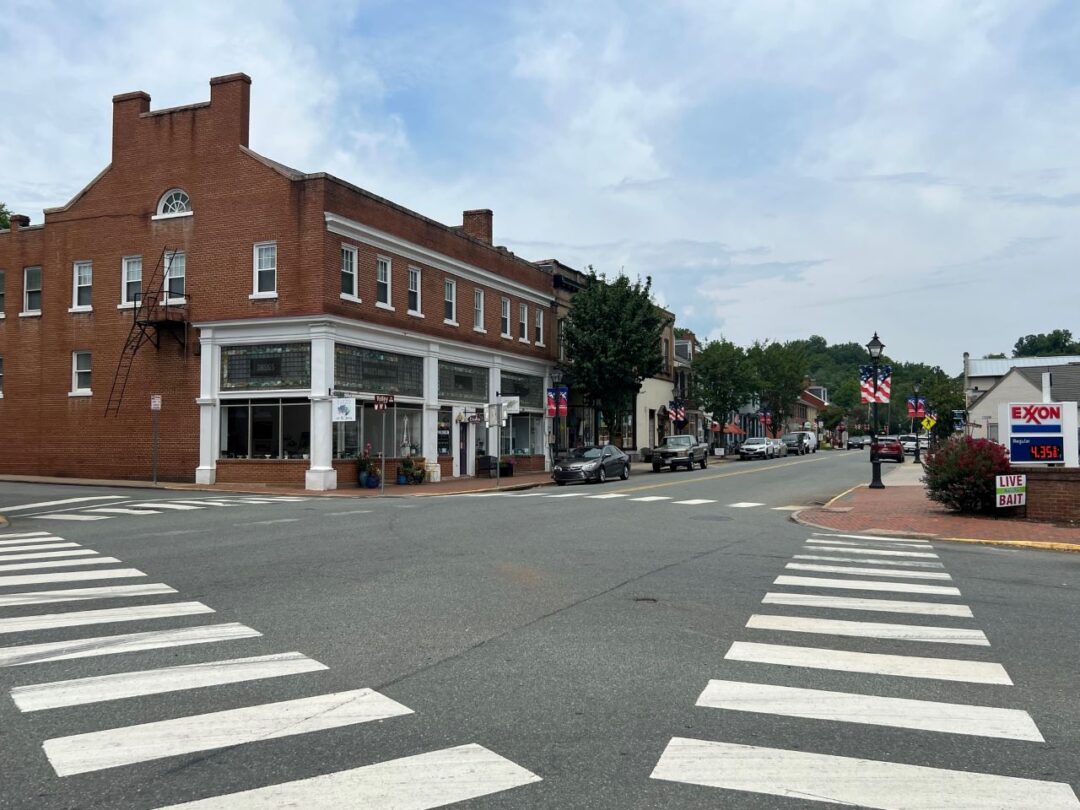 Spending a Day in Scottsville VA - The Common Traveler